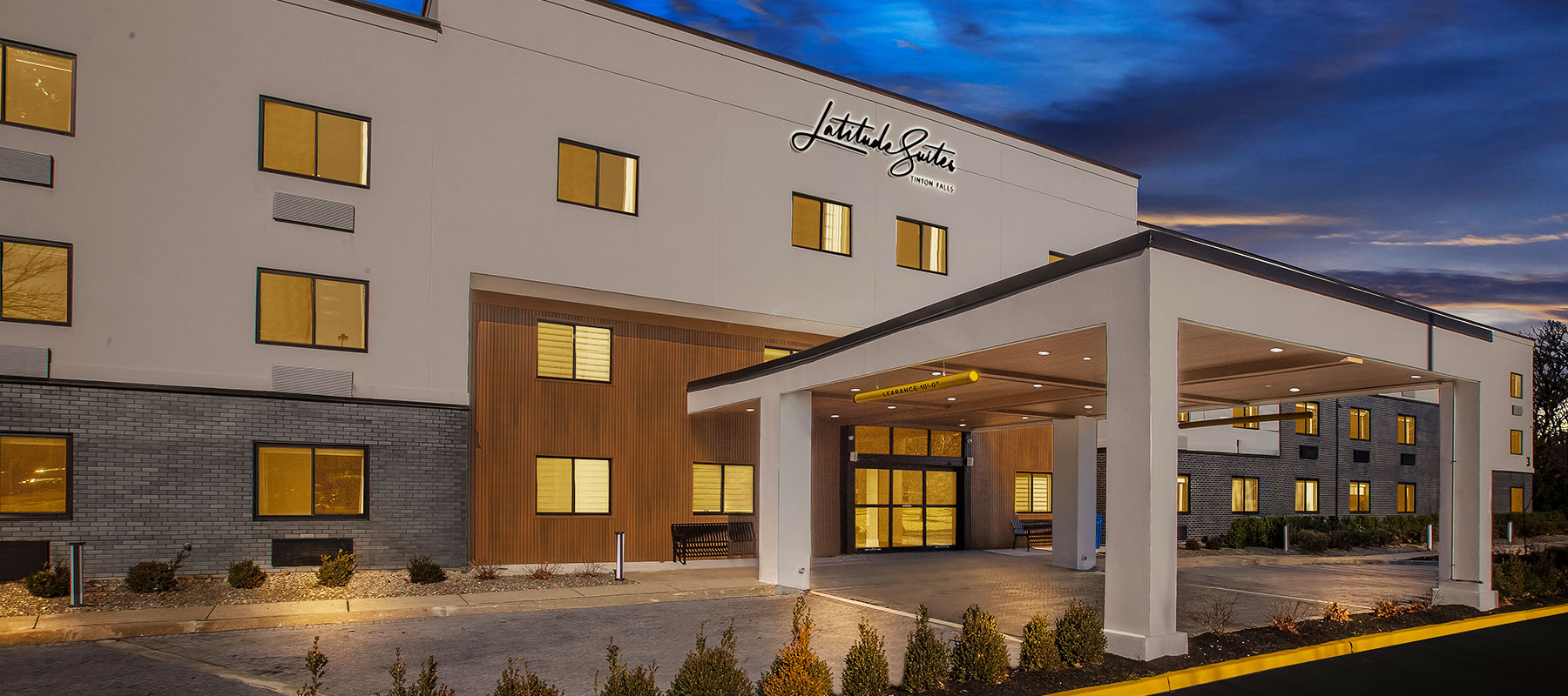 Hotel Near PNC Bank Arts Center in Holmdel, NJ | Latitude Suites